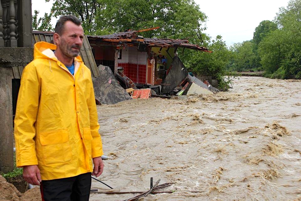 Inundaciones En Bosnia Croacia Y Serbia Destruyen Cuatro Iglesias