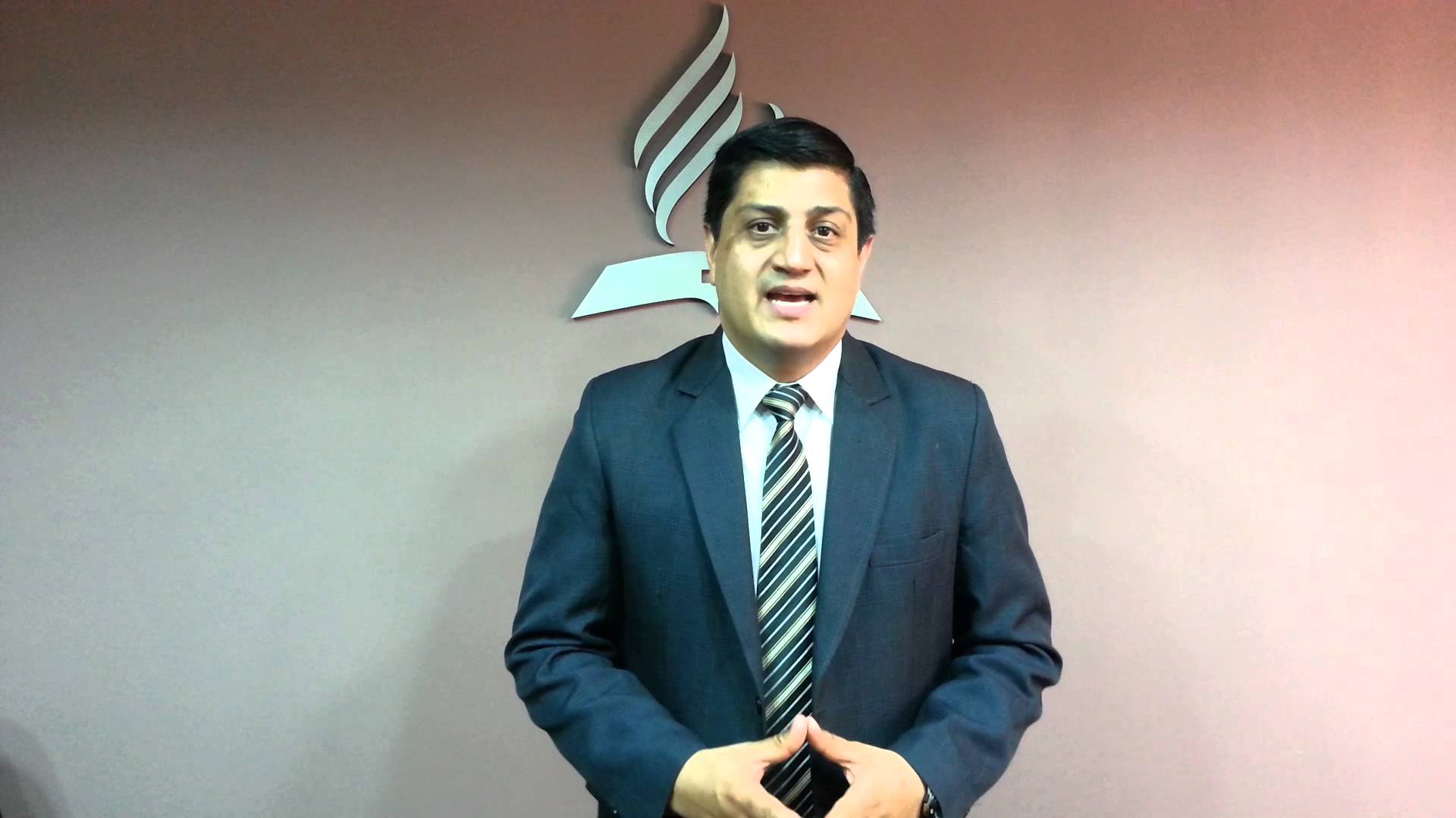Gratitud y desafío - Pr. Iván Rosales - Videos Adventistas